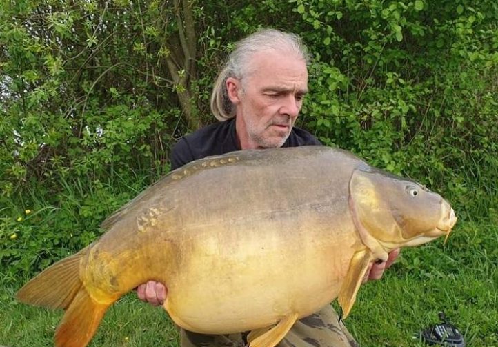 The Farm Lake France - Drive and Survive lake - Dream Carp Holidays