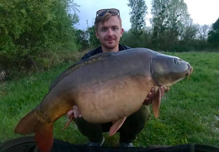 The Farm Lake France - Drive and Survive lake - Dream Carp Holidays