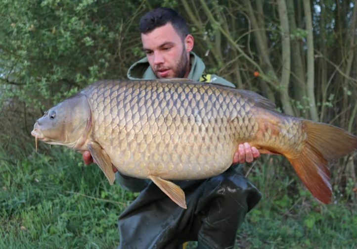 The Farm Lake France - Drive and Survive lake - Dream Carp Holidays