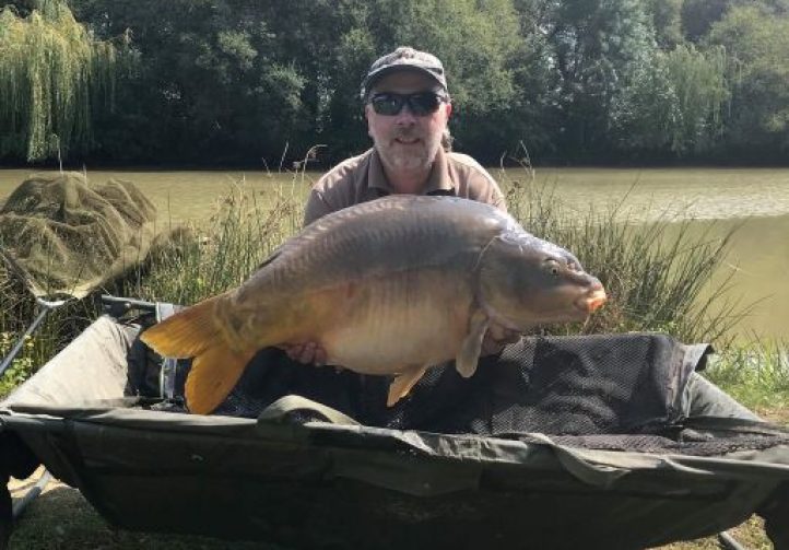 Carp Hunters Lake France - Dream Carp Holidays