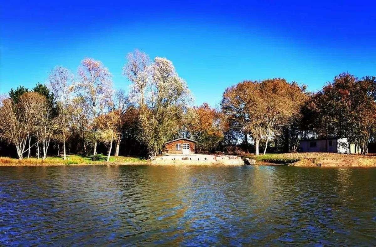 Camalo Lake - Exclusive Carp Lake in France for 6 Anglers